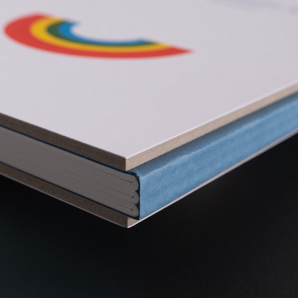 CAHIER CARTON A5+ HAPPINESS rainbow – pages lignées